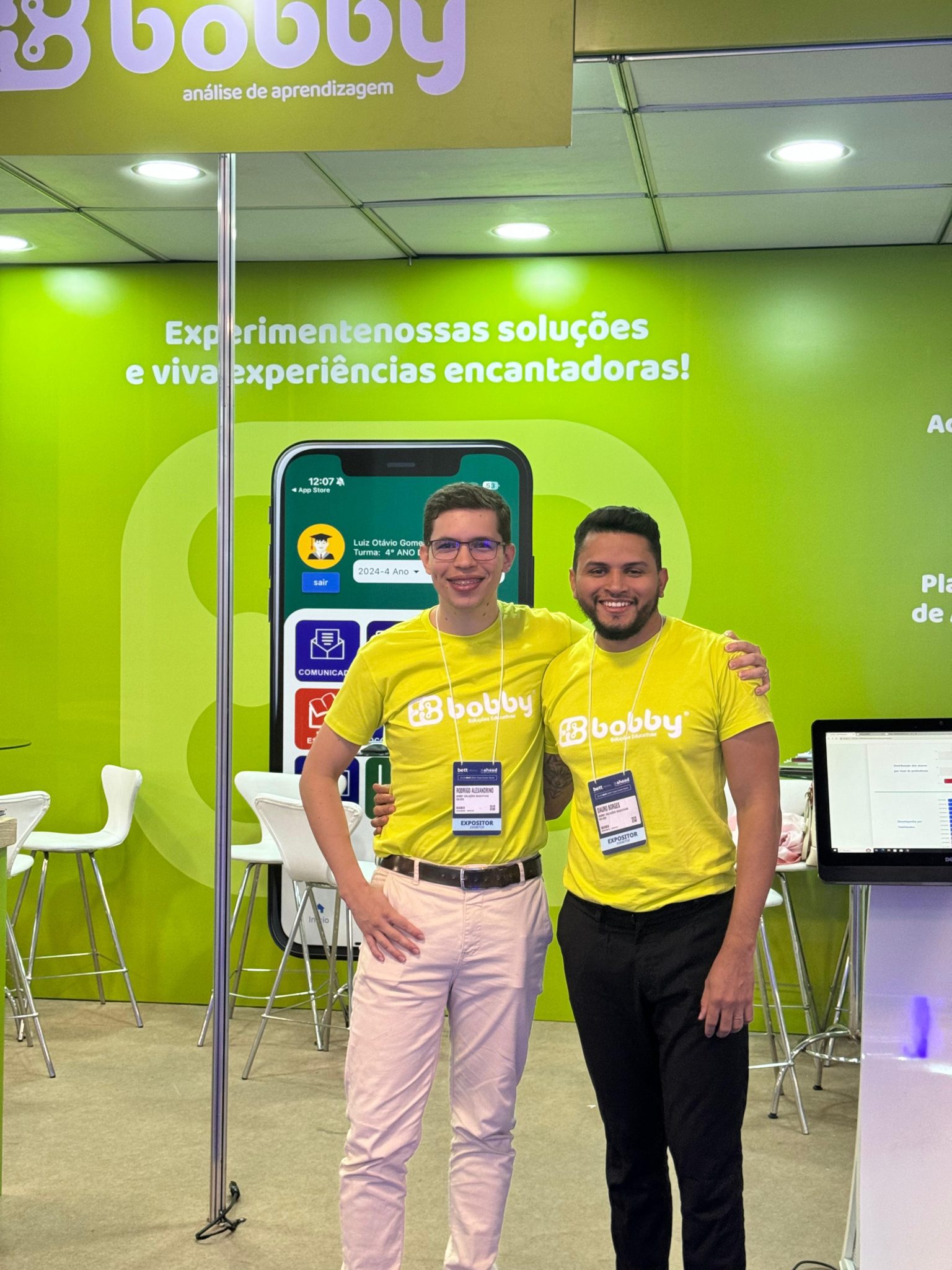 Aplicativos e funcionalidades digitais no cotidiano da gestão escolar - Revista Direcional Escolas